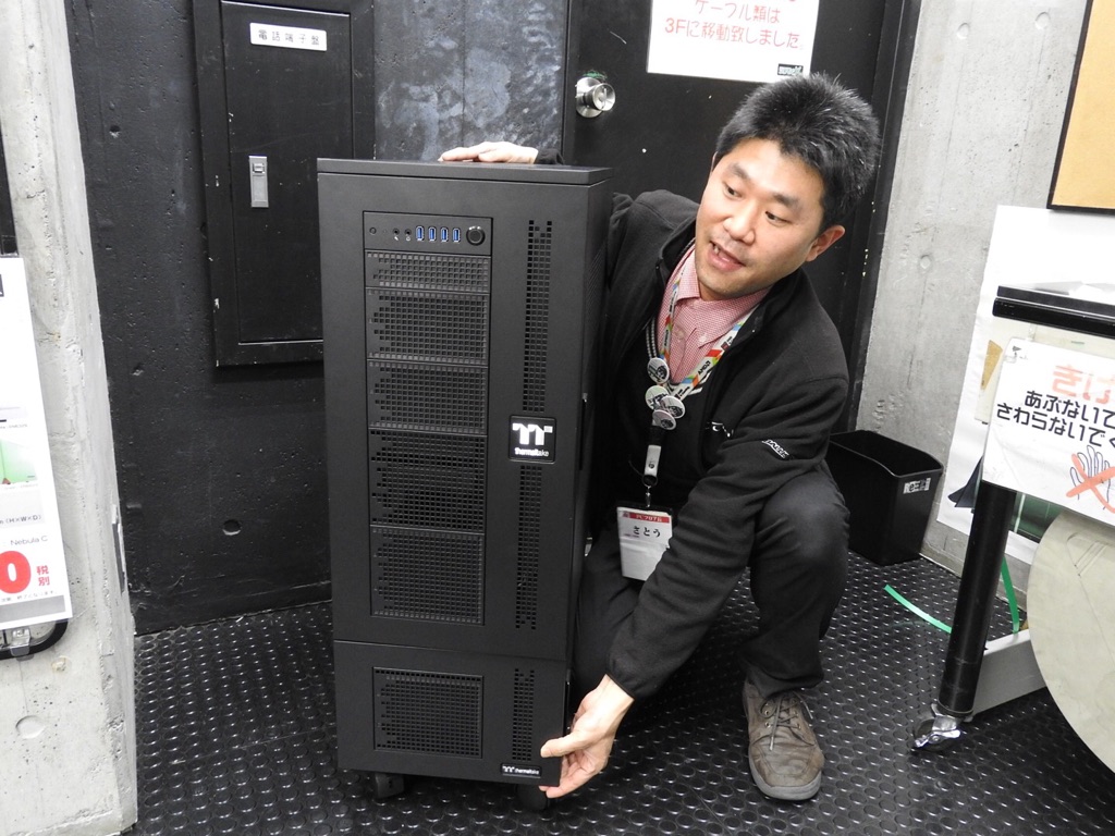 Thermaltake 울트라 타워 케이스 Core WP100 ? > 하드웨어 뉴스 | 퀘이사존