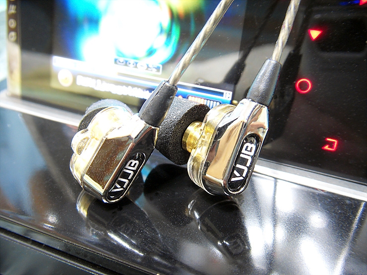 가성비 좋은 이어폰 다나와! 대륙 이어폰 정말 무섭다 VJJB V1S 사용기 > 유저 칼럼 | 퀘이사존