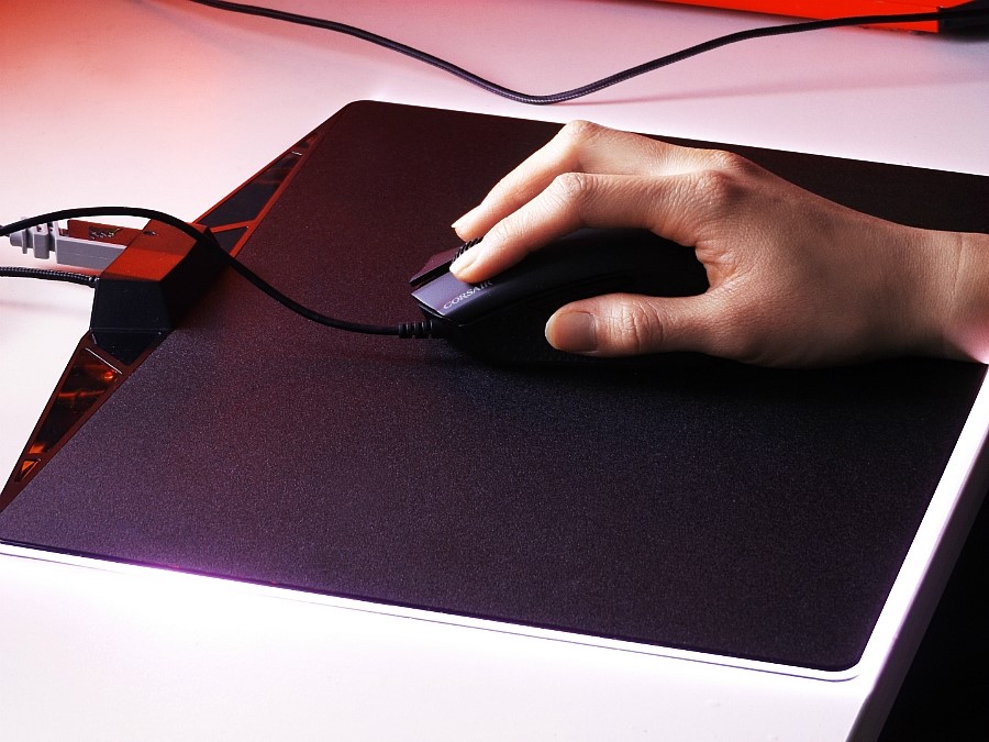 Corsair MM800 Polaris RGB - 슬라이딩 가속의 감성 마우스패드 > 유저 칼럼 | 퀘이사존