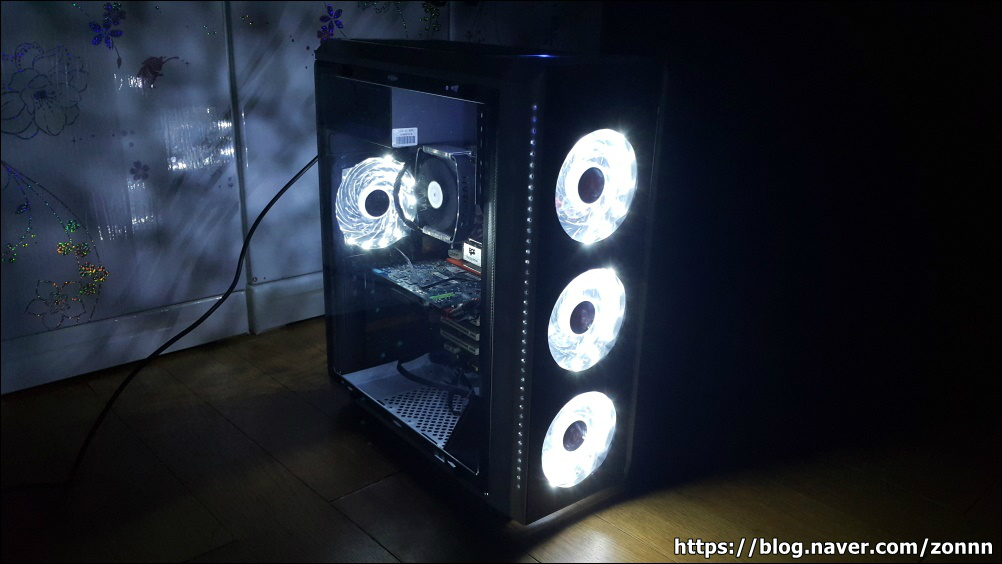 ABKO NCORE 카오스 풀 아크릴 & 강화유리 화이트 > 유저사용기/필테 | 퀘이사존 QUASARZONE