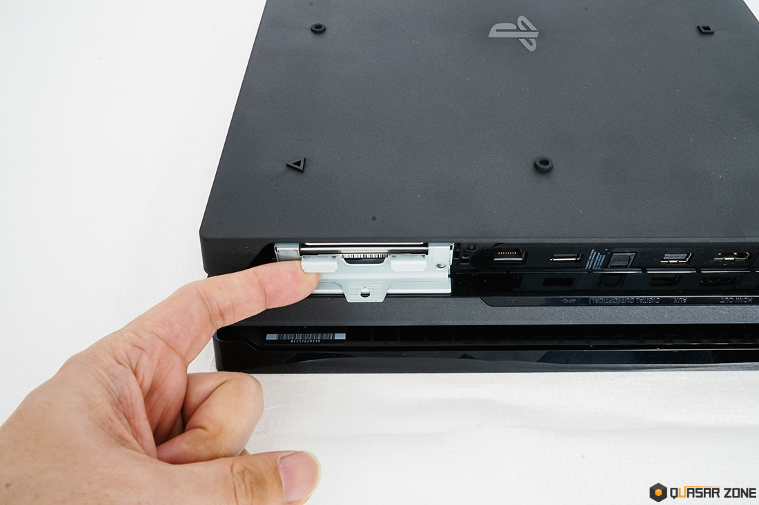 PS4 Pro / PS4 Slim SSD 장착 가이드 > 퀘이사 칼럼 | 퀘이사존