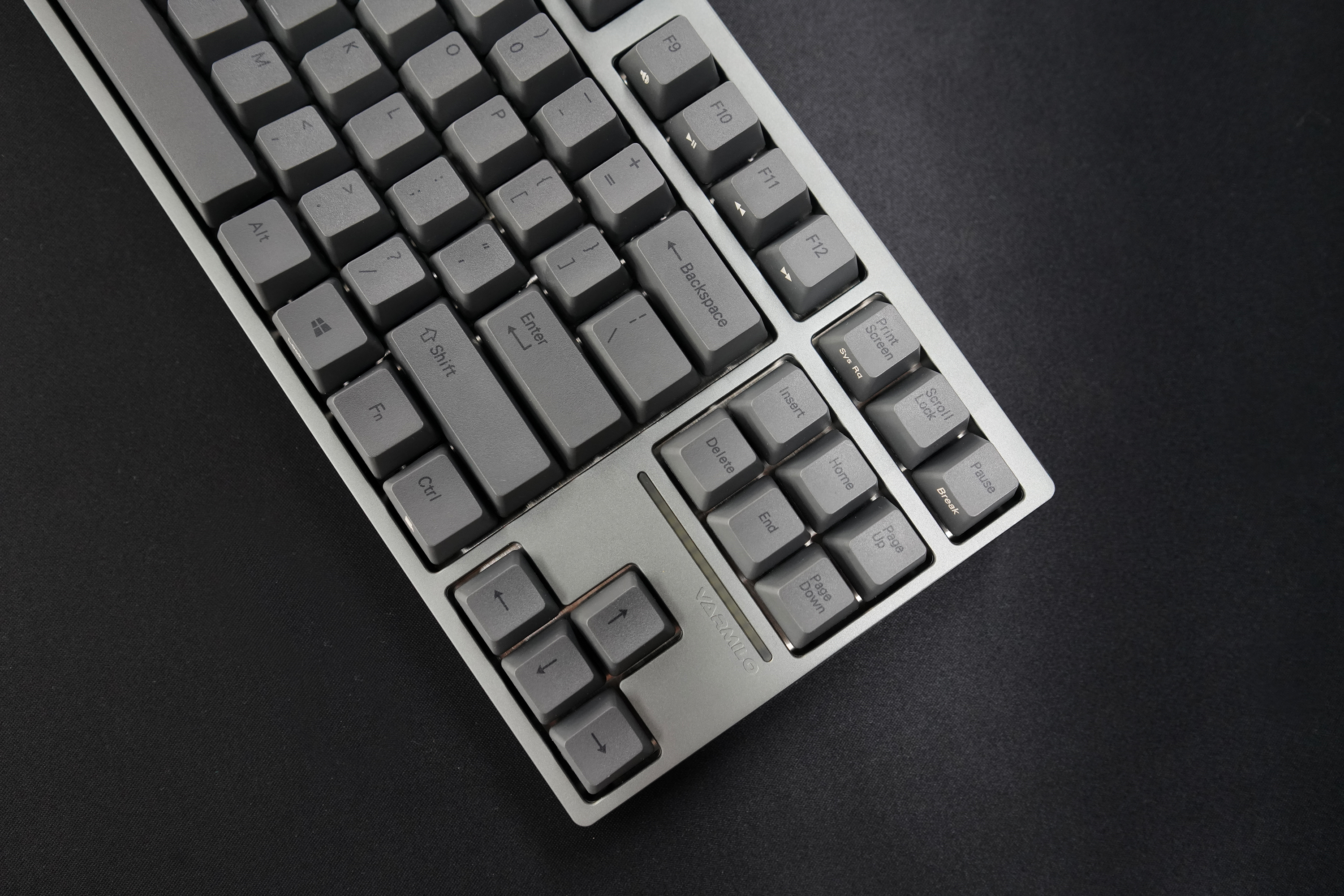 VARMILO 87키 텐키리스 CNC 풀알루미늄 하우징 샘플 샷 공개 > 하드웨어 뉴스 | 퀘이사존