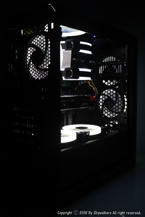 깔끔한 디자인에 팬컨트롤러까지 장착된 COX A5 아칸토 강화유리 HALO 블랙 미들타워 케이스 사용기 > 유저 칼럼 | 퀘이사존