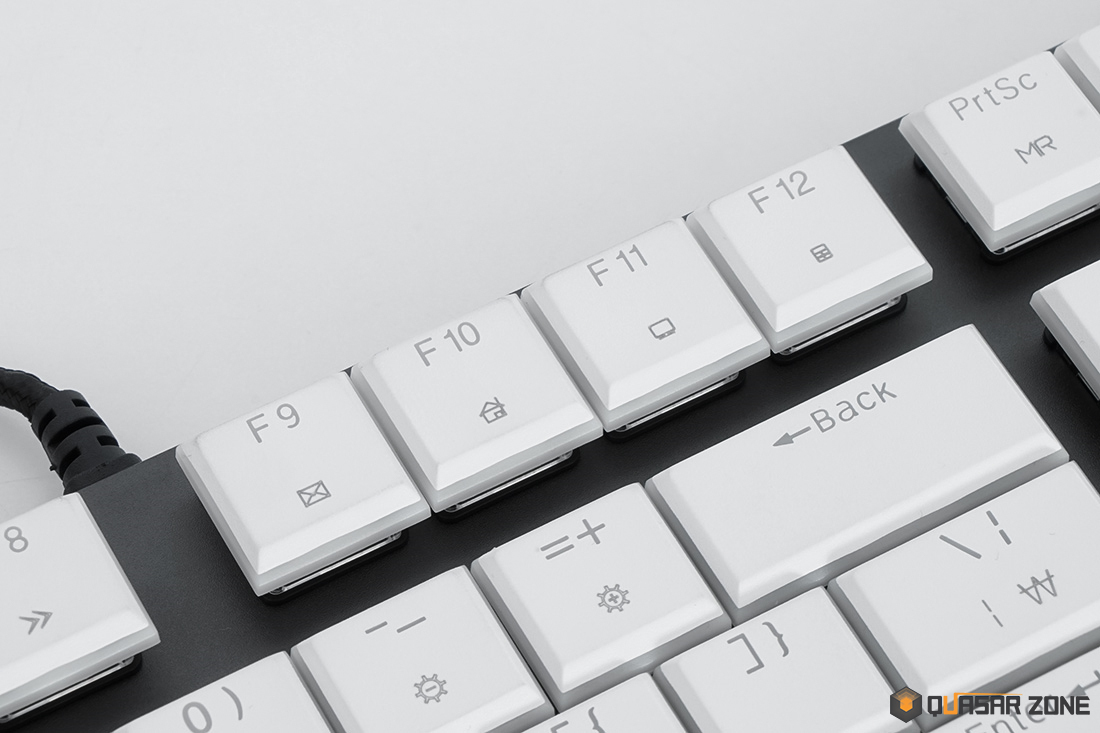 마이크로닉스 MANIC K940 RGB 초슬림 기계식 카일 초콜릿축 > 퀘이사 칼럼 | 퀘이사존