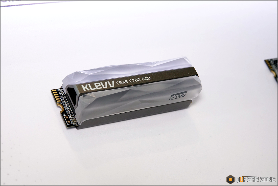 M.2 SSD도 이제 RGB! ESSENCORE KLEVV CRAS C700 RGB NVMe > 컴퓨텍스 2019 | 퀘이사존