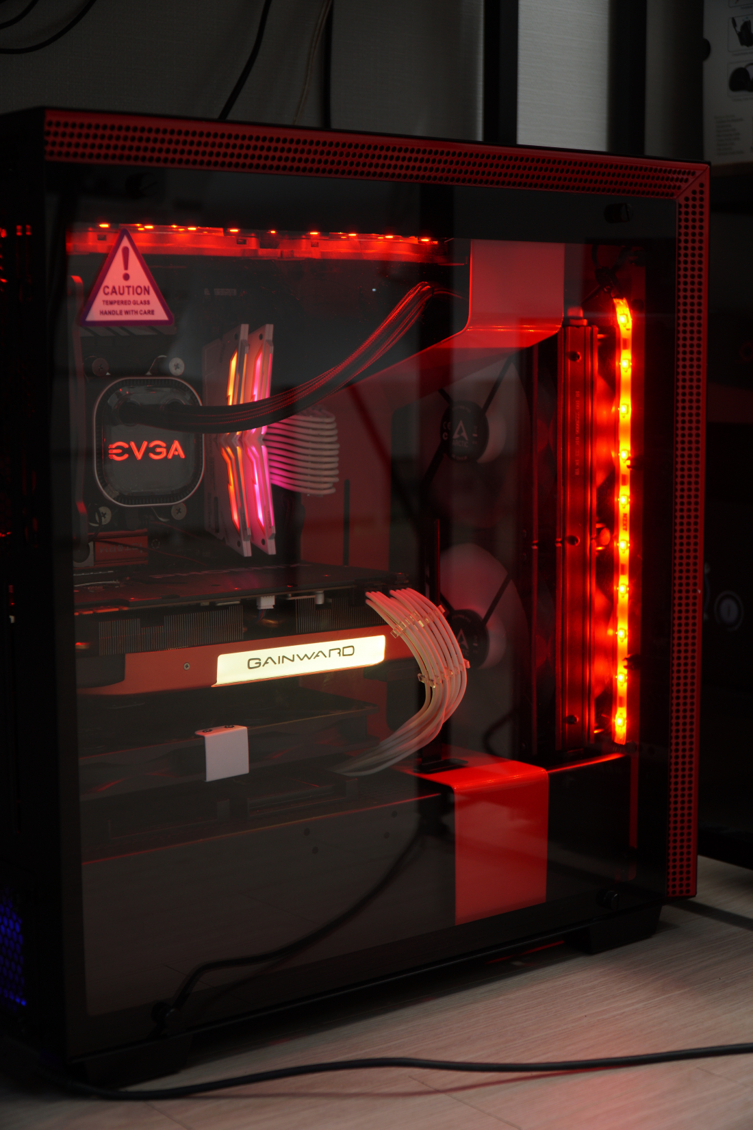 NZXT H700i Black RED 입양했습니다 > 하드웨어갤러리 | 퀘이사존