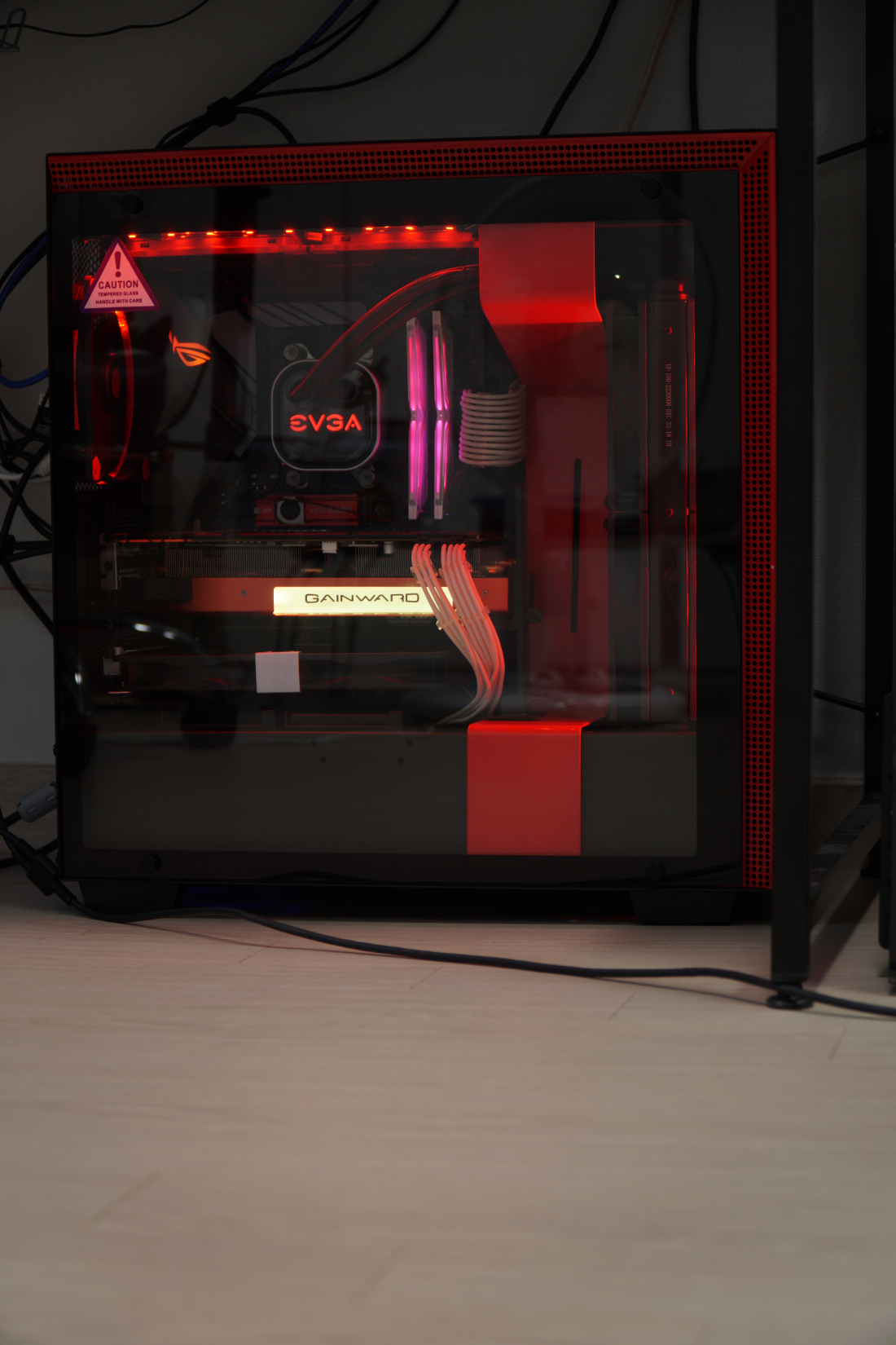 NZXT H700i Black RED 입양했습니다 > 하드웨어갤러리 | 퀘이사존