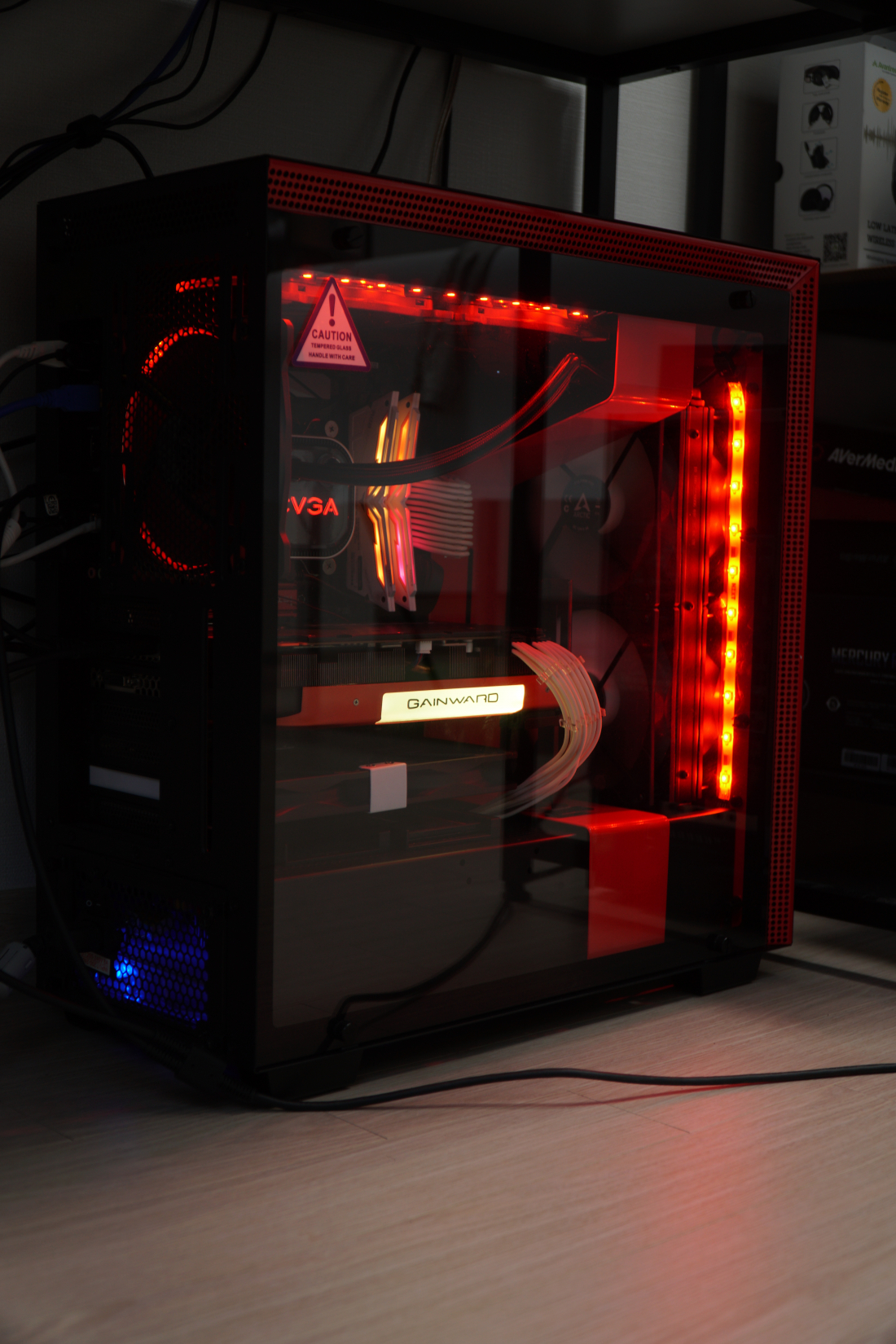 NZXT H700i Black RED 입양했습니다 > 하드웨어갤러리 | 퀘이사존