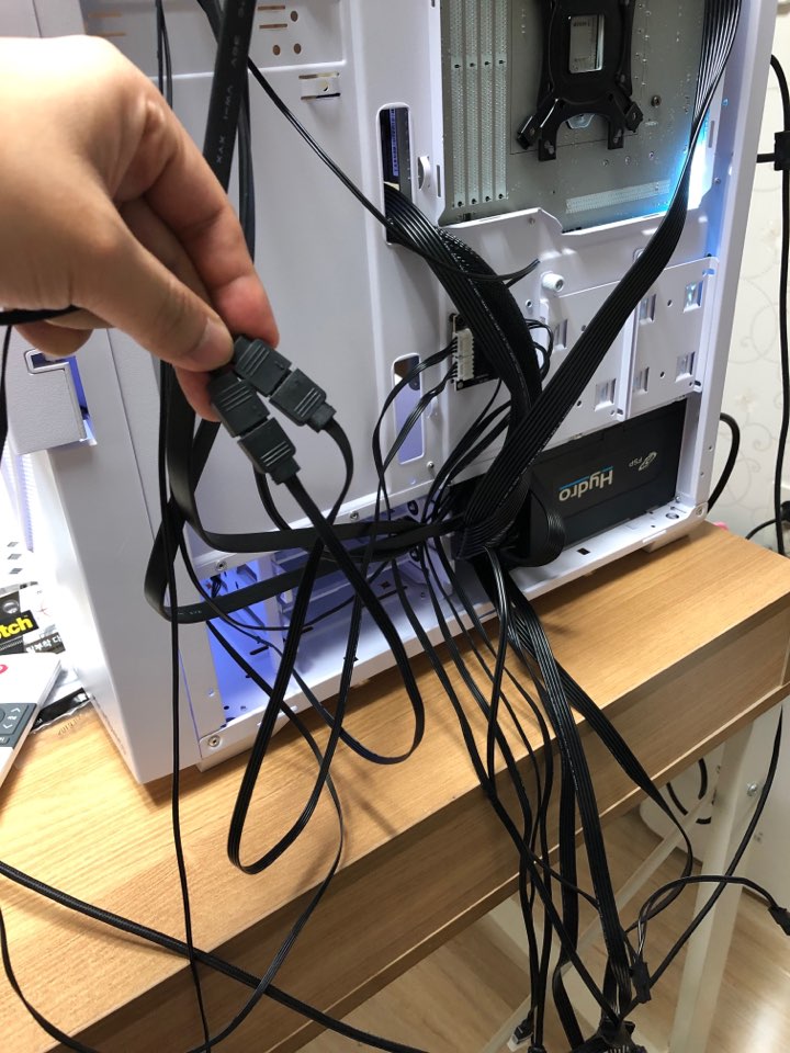 마닉 z300 led관련 질문입니다. > 케이스 | 퀘이사존 QUASARZONE