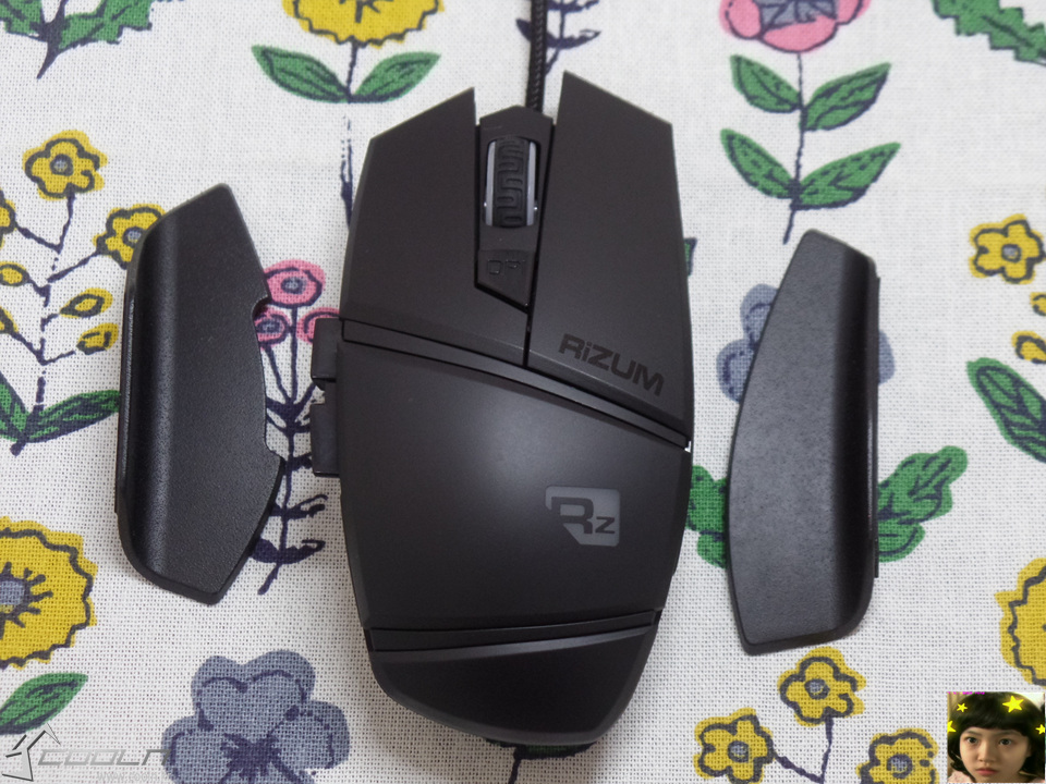 커스텀 그립으로 최적의 게이밍 성능을 발휘하는 RIZUM G-FACTOR Z5 Pro Gaming Optical Mouse ...