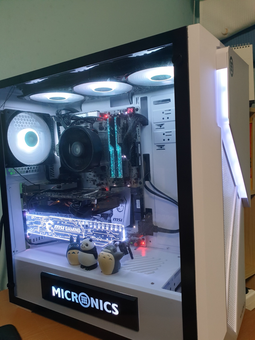 3rsys 3열 화이트수냉 이벤트인데 블랙으로 왔네요 ㅋㅋ큐ㅠㅠ > 공랭/수랭쿨러 | 퀘이사존