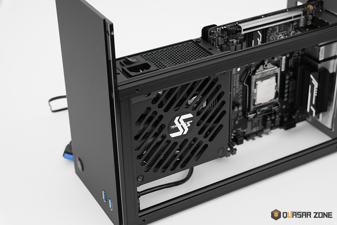 GEEEK A60 PLUS With Riser Cable > 퀘이사 칼럼 | 퀘이사존