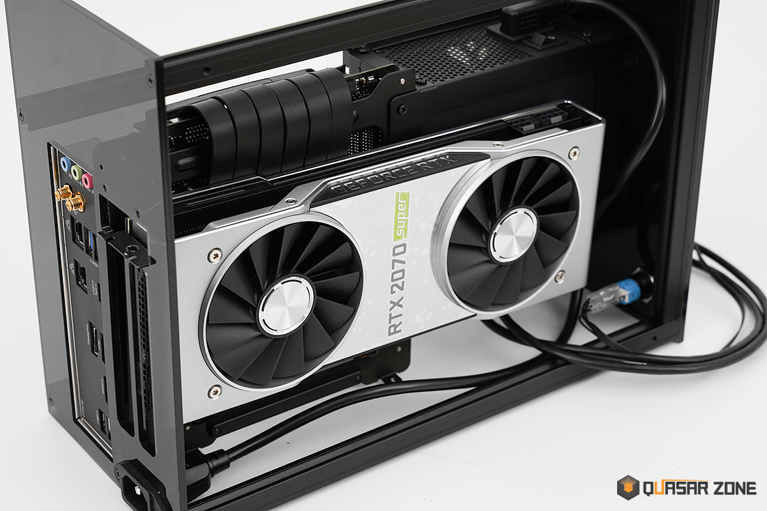 GEEEK A60 PLUS With Riser Cable > 퀘이사 칼럼 | 퀘이사존